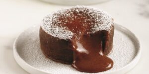 Molten chocolate cakes recipe | Taste of France