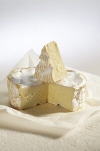 Camembert and Brie are not going extinct | Taste of France®