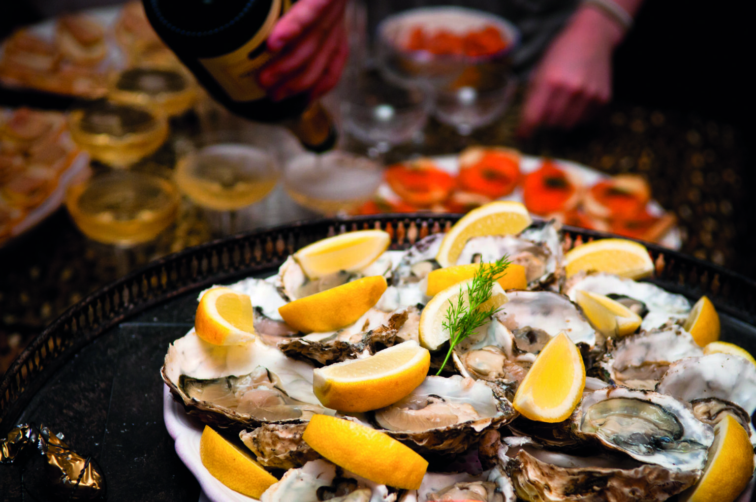 French Christmas Food Traditions: Le Réveillon de Noël, Bûche de Noël ...